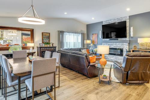 Amazing Outdoor Space! Everett Escape W/ Hot Tub - Bothell, WA