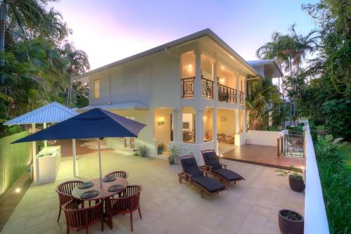 Whispering Palms - Beachfront Port Douglas - Port Douglas