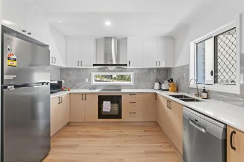 Spacious Dual Retreat Balcony Near Rbwh And Cbd - Windsor, Australia