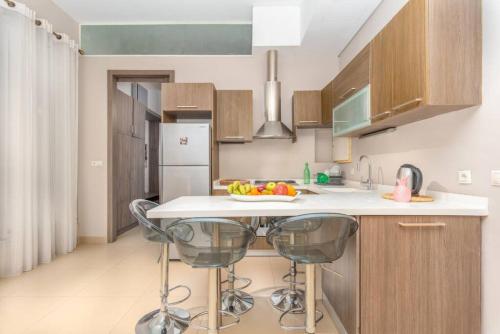 Sirene 1-br Apt, Pool & Gym In Gemmayze - Beirut