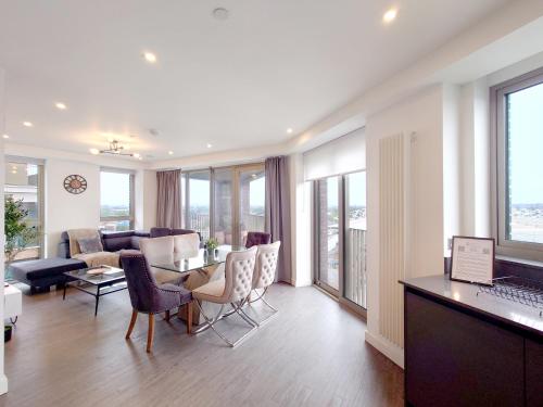Luxury Three Bed Apartment By London Excel - 