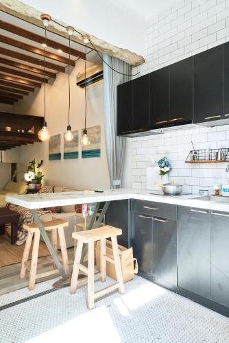 Duplex 1 Bedroom Apartment On Wuyuan Road Close Changshu Road Station - Shanghái