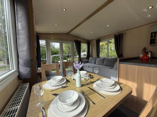 Sunningdale Comfy Suite - Lincolnshire