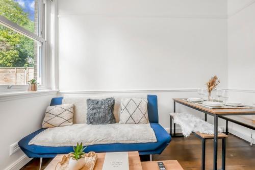 Modern 2br Flat-terrace-free Parking-rail Station - Croydon