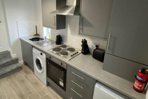 Storey Flat - Sleeps 4 - Pet Friendly - Parking - Newbiggin-by-the-Sea