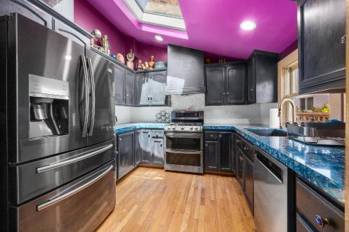 Charming 5 Bd Victorian House By Beach Boardwalk - Capitola, CA