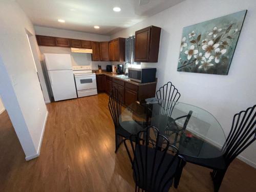 Flowers Apt 5 Min Walk To Downtown - Free Parking - Las Vegas