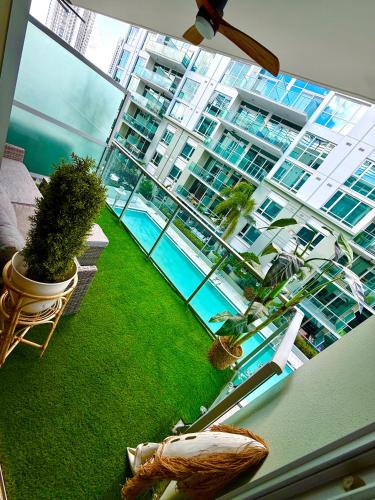 Channelside Luxury Retreat Spacious 2br 2ba Condo With Pool, Balcony, Sauna & Gym - Tampa, FL