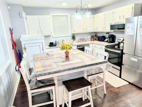 Comfy 3bd-2ba Near Colleges,tanger, Coliseum - Haw River State Park, Browns Summit