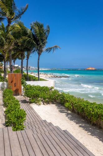 Villa Emma right on the Beach in Tolo from €56pp - Book Now