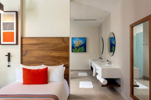 Villa Emma right on the Beach in Tolo from €56pp - Book Now
