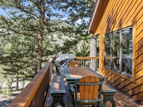 Aspen Brook Kyle Cabin By Estes Park Homes home, CO from $88