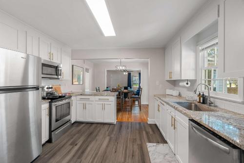 Cozy 4br Home Pet Friendly Large Yard & Patio - Hattiesburg Zoo, Hattiesburg