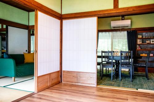 Sameura Home With Organic Garden - Kochi