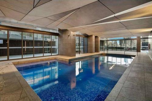 Stylish Pet-friendly 2br, Walk To Southern Cross - Melbourne