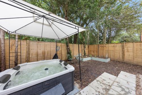 Luxury 4br Home With Hot Tub, Sleep 8, Free Parking, Garden - London, UK