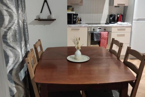 Apartment - Sleeps 4 - Parking - Wifi - Colchester