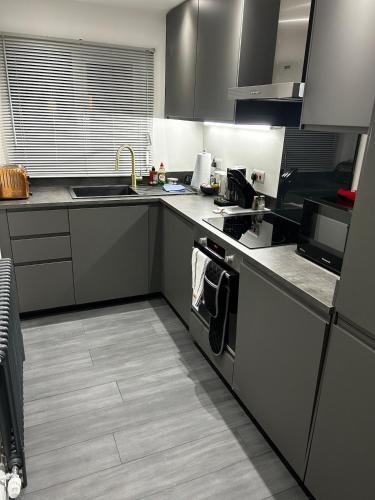 Stunning Apartment With Parking Near Barnsley Town Centre - Barnsley