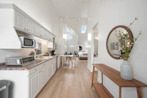Miramar Penthouse Coastal Elegance In The Heart Of Half Moon Bay - Half Moon Bay, CA