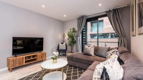 Stylish Liverpool Apartment With Parking & Balcony - Tate Liverpool