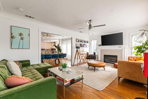 Los Angeles Charming Big House, King Bed, Parking, Ev - Los Angeles