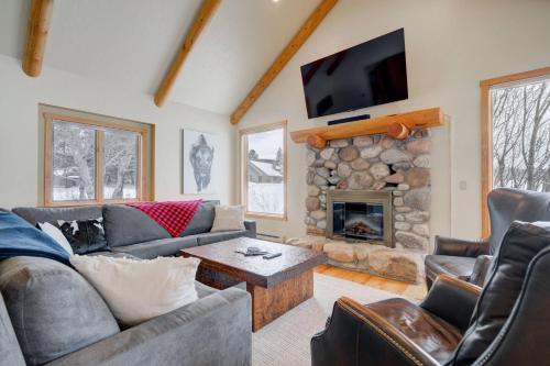 Amazing Views | Hot Tub | Pool Table | Town Center - Big Sky, MT