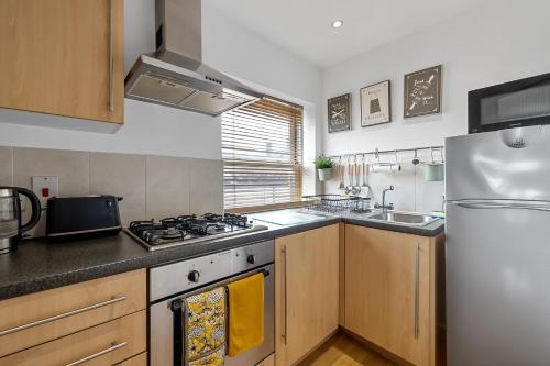 Fab 2-bed Apartment Great Location With Parking - Plymouth