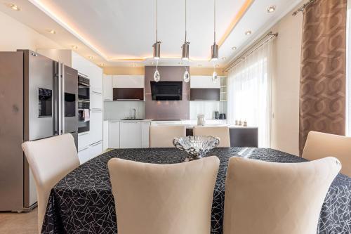 Family & Luxury By Jr City Apartments - Bécs