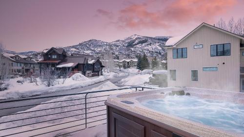 Chalet Memoire - Stagecoach State Park, Oak Creek