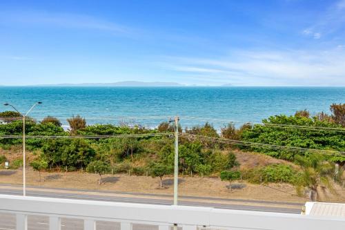 Sunrise Beachfront Getaway - Yeppoon