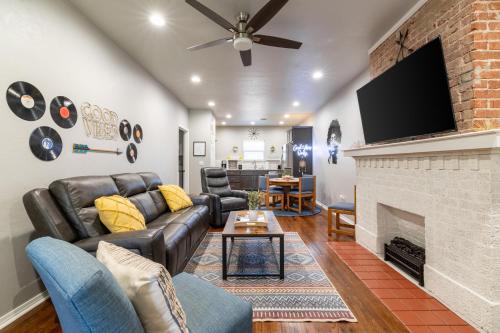 The Good Vibes House In Chickasha, Ok! - Lake Chickasha, OK