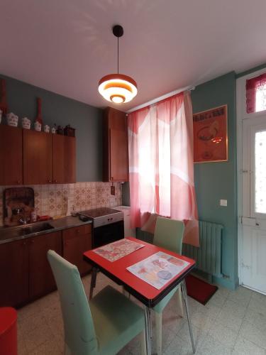 Maison Au Charme Retro, Equipee Et Tranquille - Abbeville