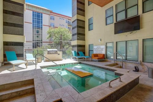 Modern Stay With Resort Style Perks - Austin, TX