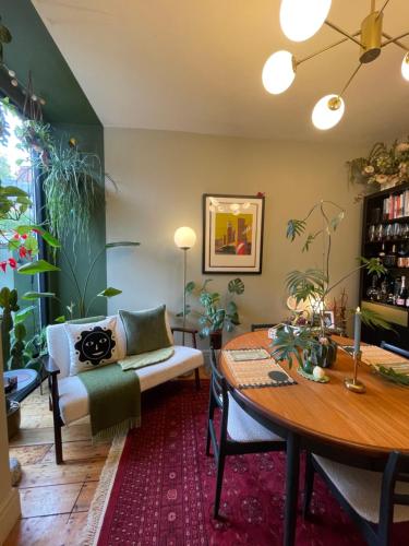 Cosy Room In Homestay - Altrincham