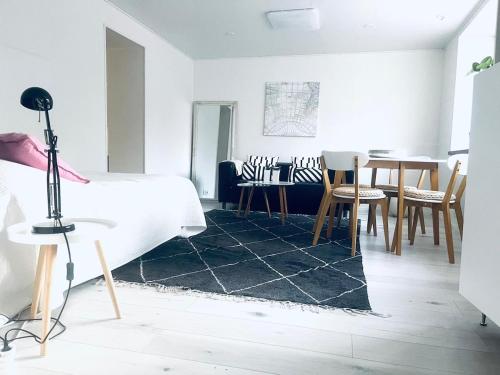 Bright And Spacious Premise In Turku, Portsa - Turku