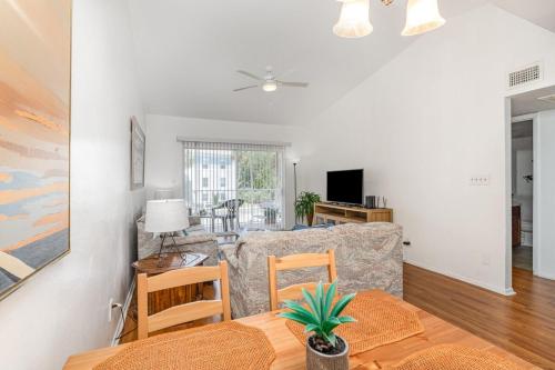 Cozy Beachside Hideaway - Bc104 - Melbourne, FL