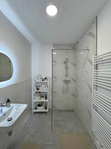 Modernes Apartment Linz - Kostenloser Parkplatz - Zentral - Linz