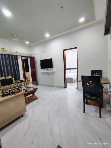 Leela Home Stay Indore - Marigold - One Bhk With Large Balcony - Vijay Nagar