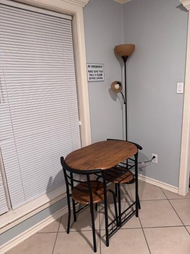 Comfortable Room For Female Travelers Only - Houston, TX
