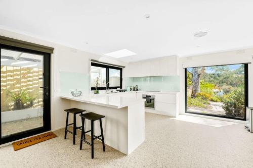 Relaxed Family Coastal Retreat In Leafy Mt Martha - Mount Martha