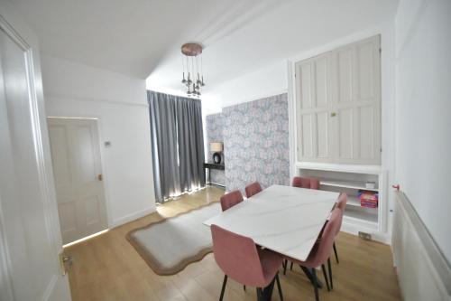 Spacious And Cosy Double Room Stockport - Stockport