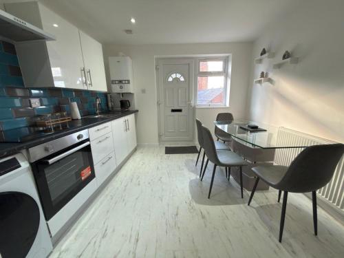 Axion Property - Swindon