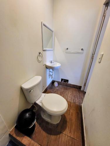 Habitacion Con Dos Camas, Bano Privado, Terraza Y Cocina Compartida En Miraflores - Lima