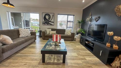 Mossel Bay Island View Holiday Home - Mossel Bay
