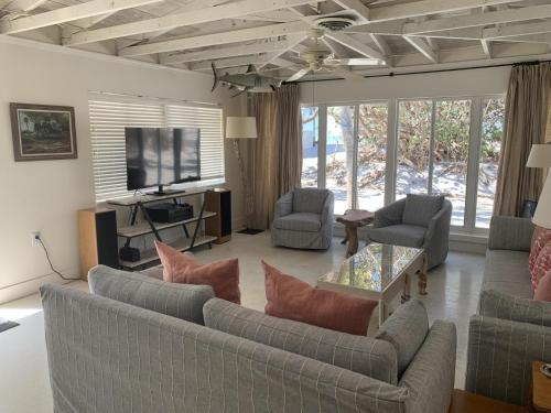 Bunk Up By The Beach – 3br Just Steps To Beach - Englewood, FL