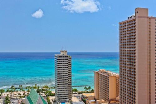 Waikiki Banyan Plumeria Suite - Honolulu, HI