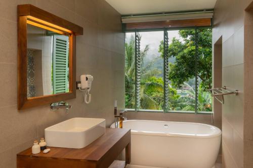 Kings Grove - Kandy