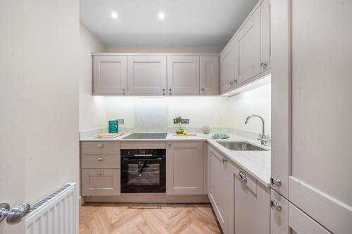 Prime Location! 1-bed Flat Near All Attractions - Bath