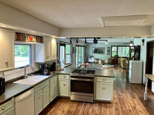 Golden Valley Retreat - Evart, MI