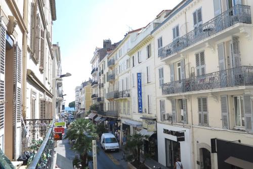 Viva Riviera - 5 Rue Commandant Andre - Cannes